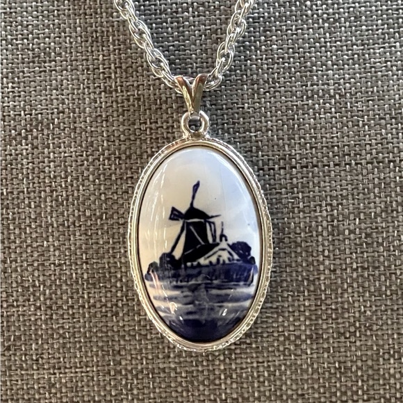 Delft | Jewelry | Vintage Windmill Delft Blue And White Ceramic With ...